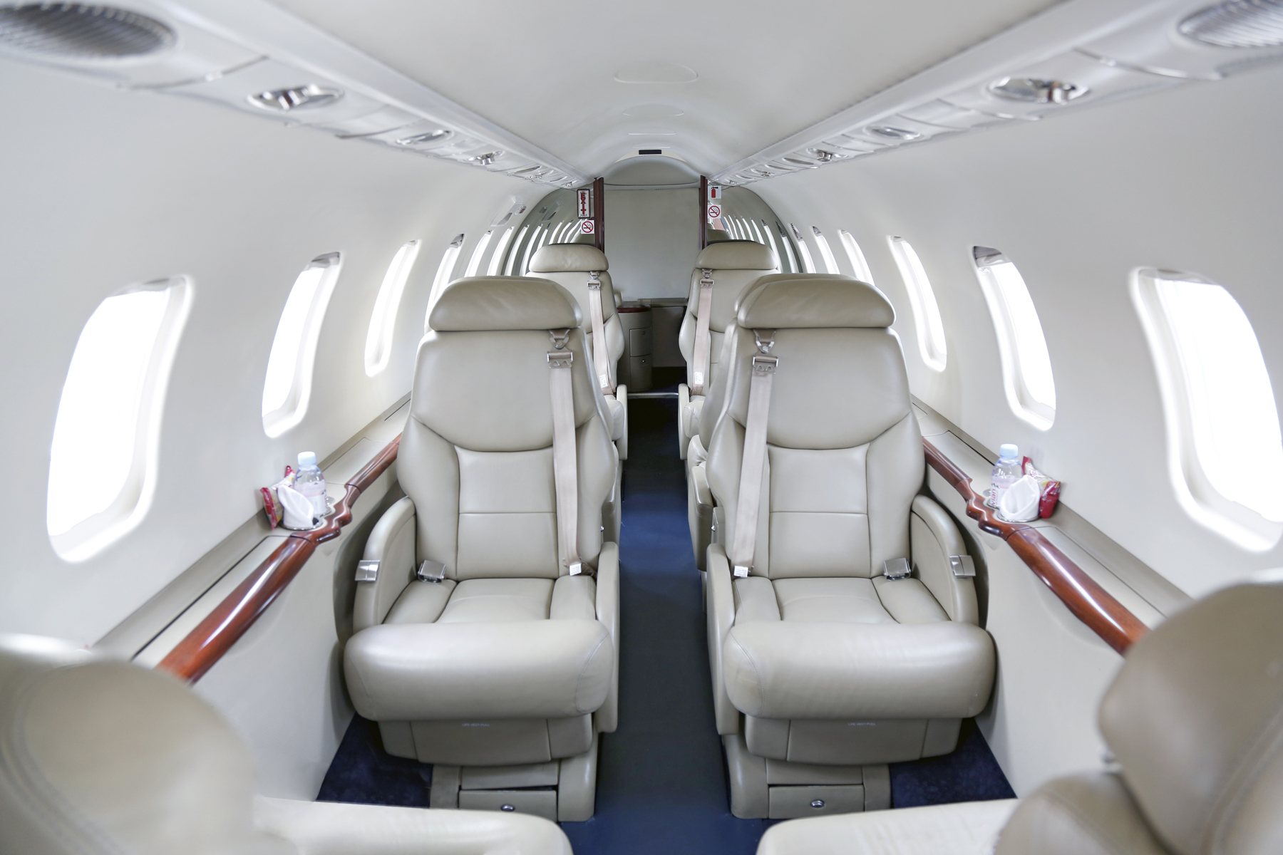 Private Jet: Calgary to Las Vegas - Sunwest Aviation